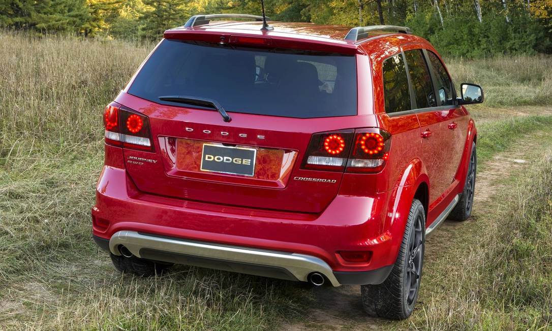 Dodge Journey Crossroad chega em agosto com quantidade limitada ...