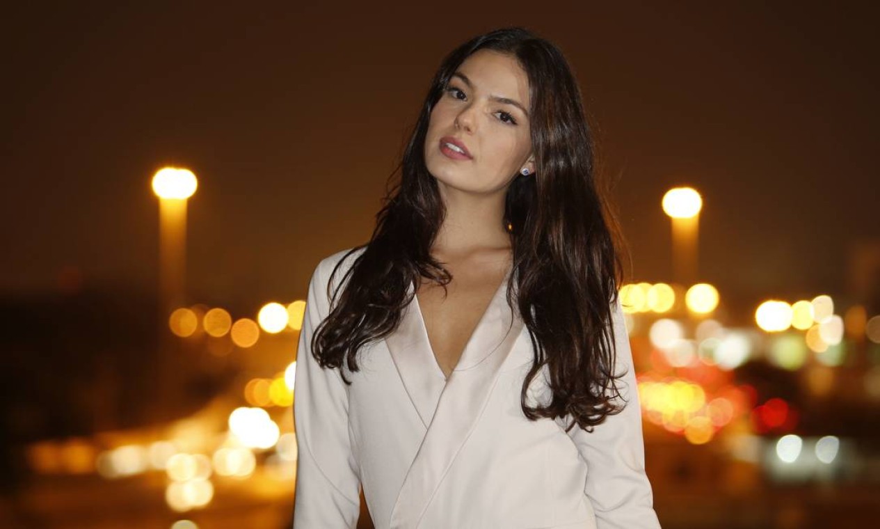 Estrela de 'Boogie Oogie', Isis Valverde posa para ensaio - Jornal O Globo