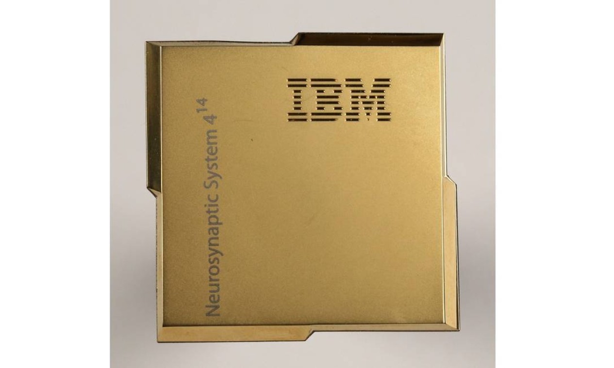 IBM apresenta chip que simula o cérebro humano - Jornal O Globo