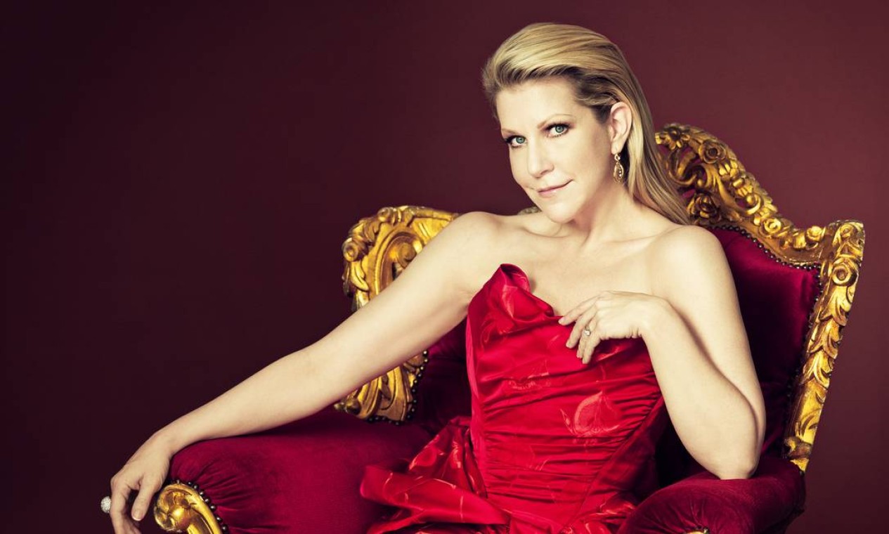 Uma das maiores cantoras da cena lírica, Joyce DiDonato solta a voz ...