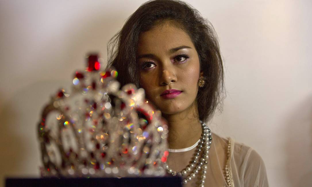 Miss birmanesa exige pedido de desculpas para devolver coroa - Jornal O ...