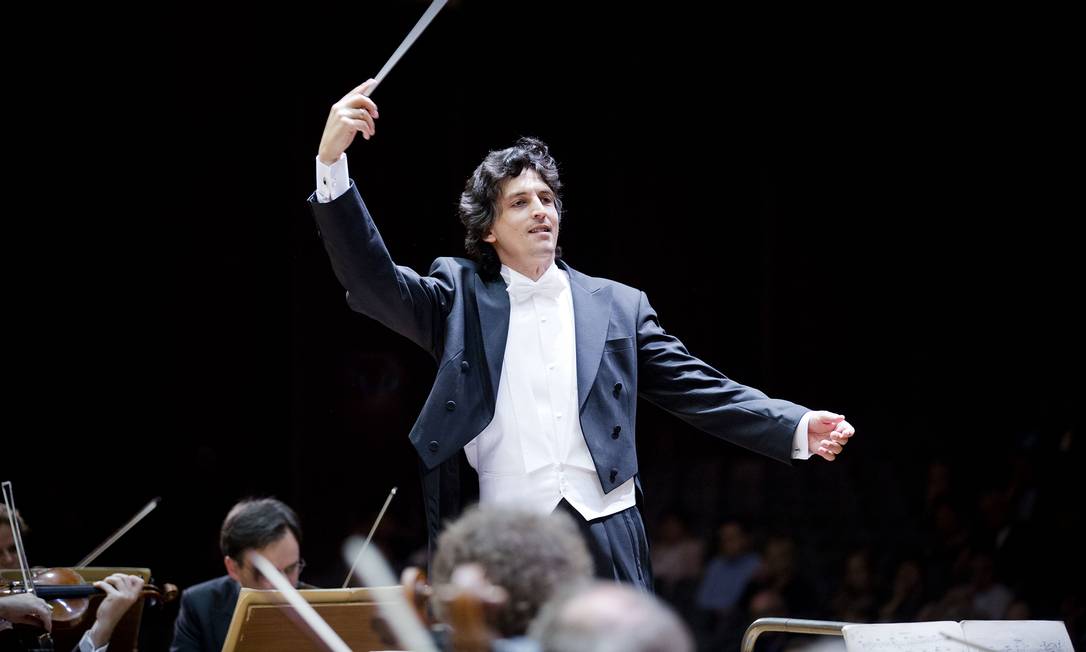 Orquestra Filarmônica de Dresden toca no Municipal com regência de ...