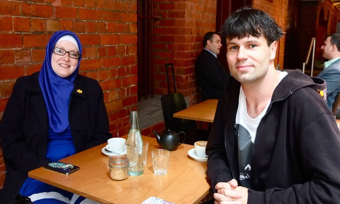 Australiano quer se encontrar com todos seus 1.088 amigos do Facebook ...