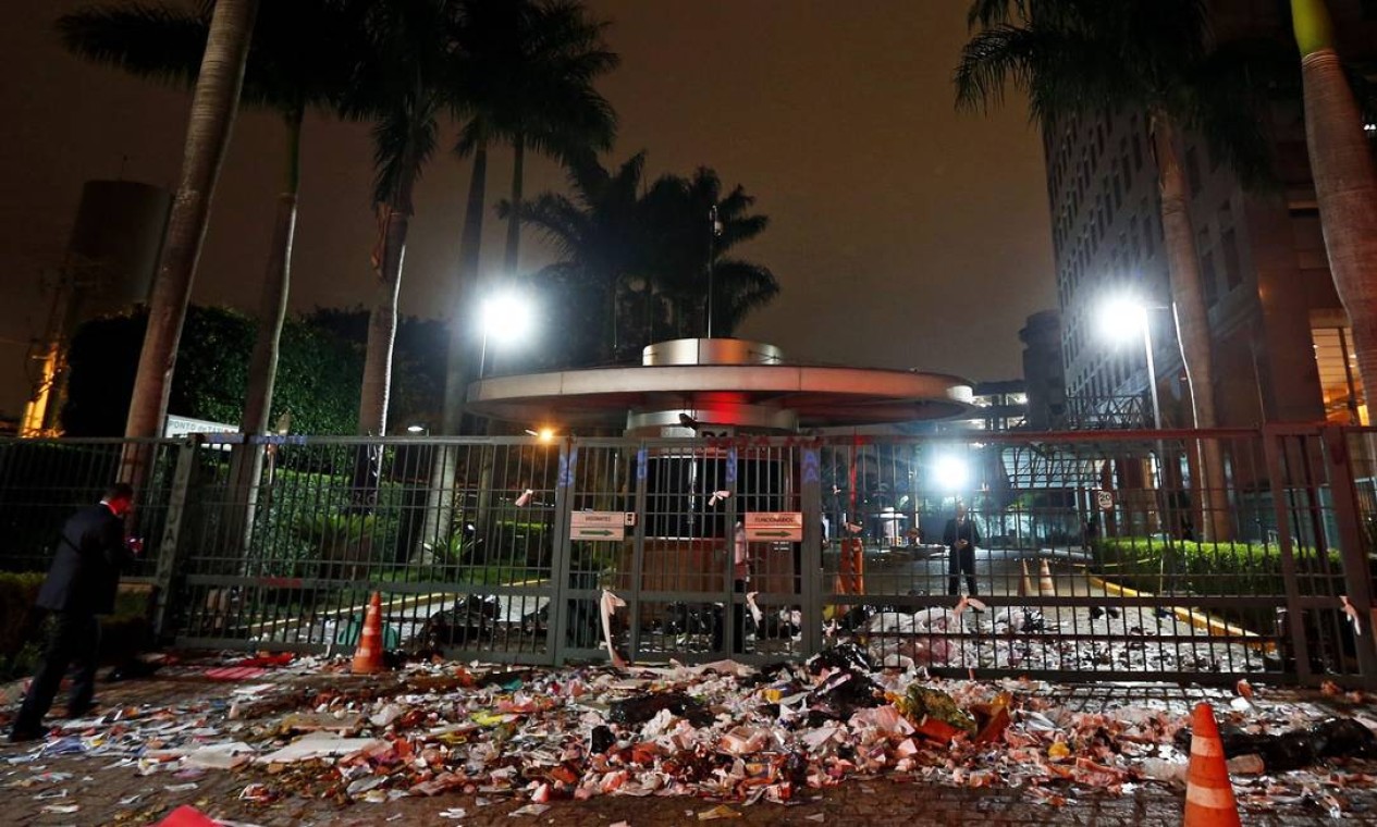 Associações de imprensa repudiam ataque a prédio da Editora Abril em ...