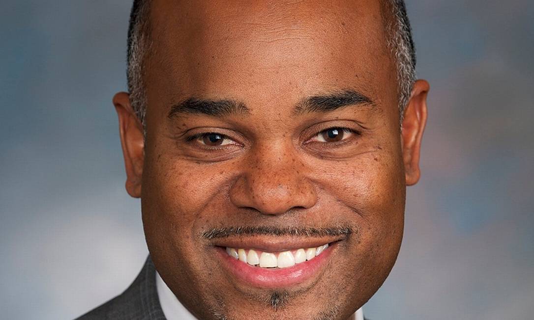 Democrata morto há uma semana é reeleito para o Congresso americano ...