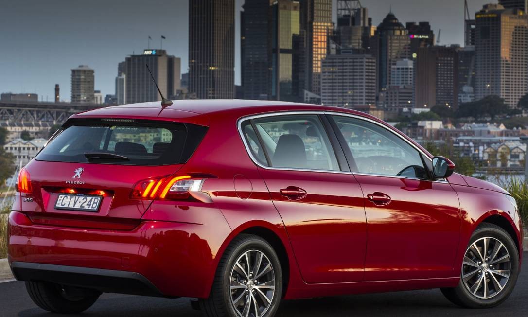 Nova geração do Peugeot 308 será vendida no Brasil, mas antigo ...