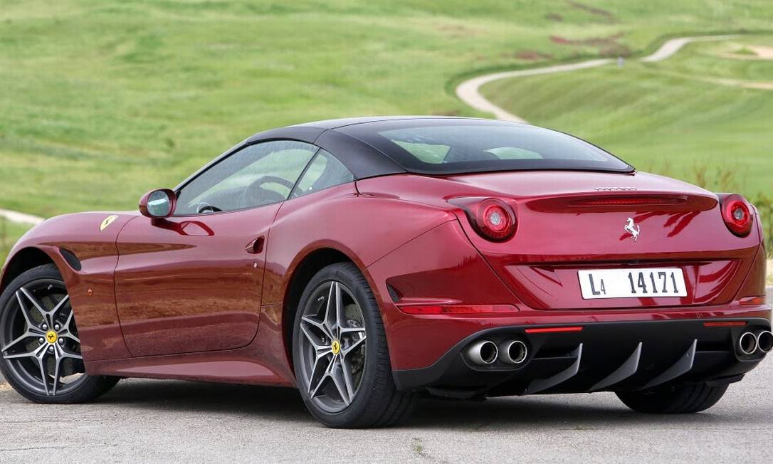 Nova Ferrari California T é lançada no Brasil por R$ 1,68 milhão ...