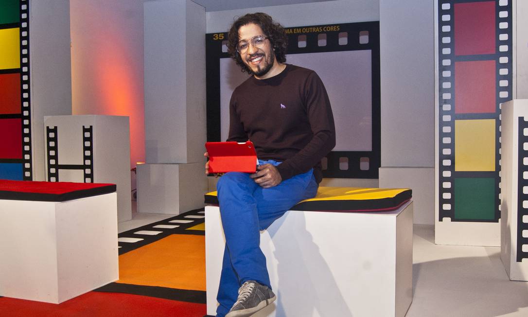 Jean Wyllys estreia programa, elogia beijo gay nas novelas e diz que o ...