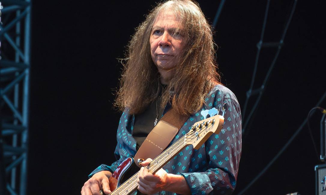 Baixista de Neil Young e Joe Walsh, Rick Rosas morre aos 65 anos ...