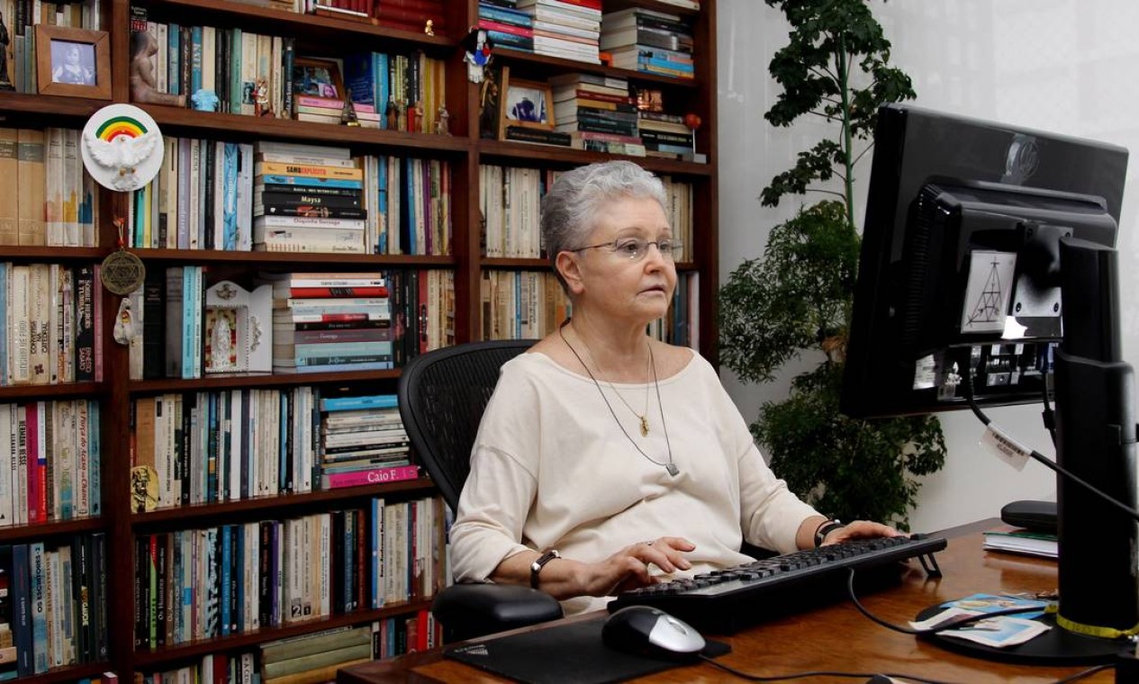 Veja detalhes da casa e do escritório de Maria Adelaide Amaral - Jornal ...