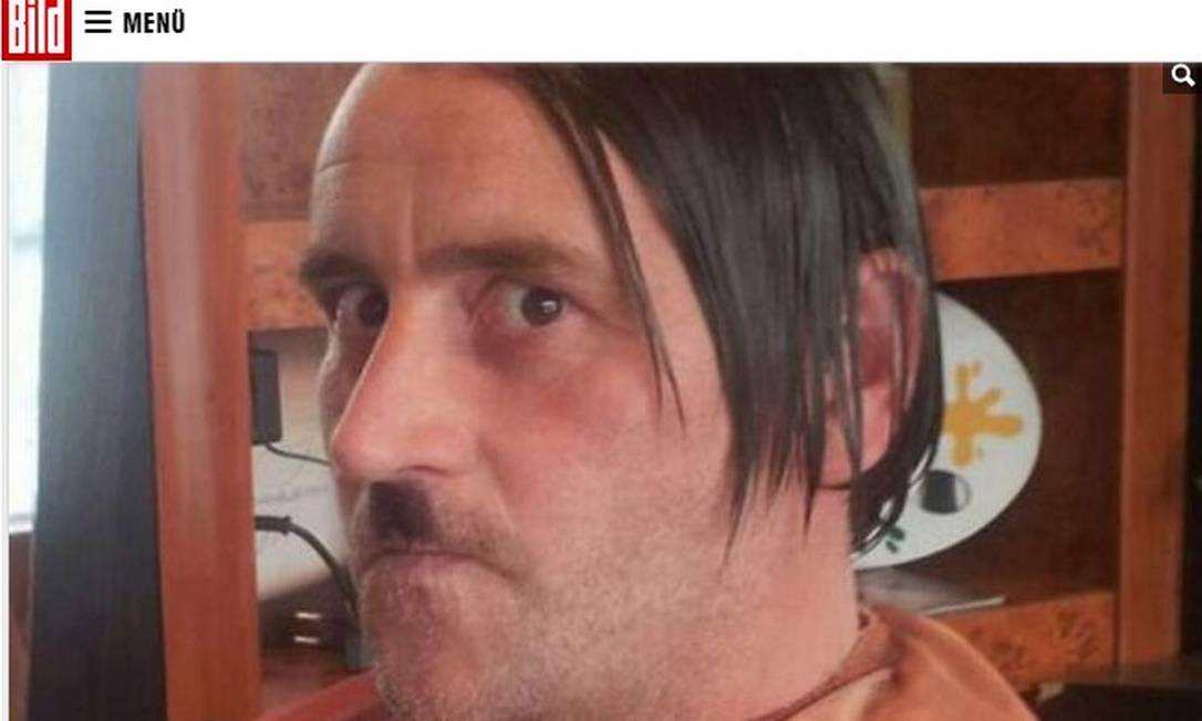 Exemplos De Corte De Cabelo Juvenil Hitler Suástica – Wikipédia, A