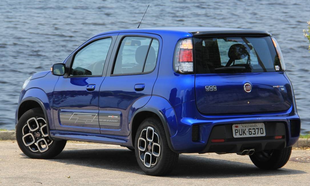 Novo Fiat Uno Sporting vai contra sua proposta com câmbio automatizado ...