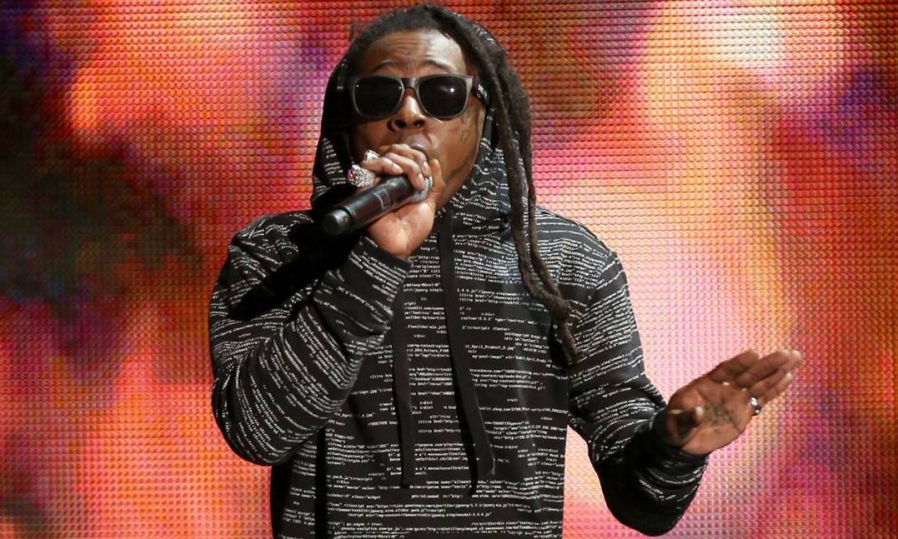 Ônibus do rapper Lil Wayne é atingido por tiros - Jornal O Globo