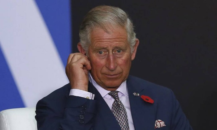 Biógrafa revela cinco curiosidades sobre o príncipe Charles - Jornal O ...