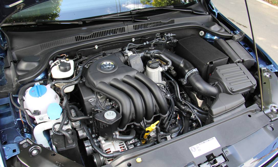 Volkswagen Jetta 2015 está de cara nova, mas continua tímido com motor ...