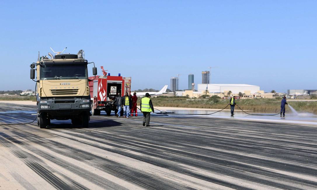 Ataques do Estado Islâmico deixam 11 campos petrolíferos fora de ...