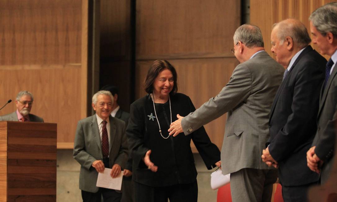 Nélida Piñon assume cátedra da USP para intermediar trabalhos entre ...