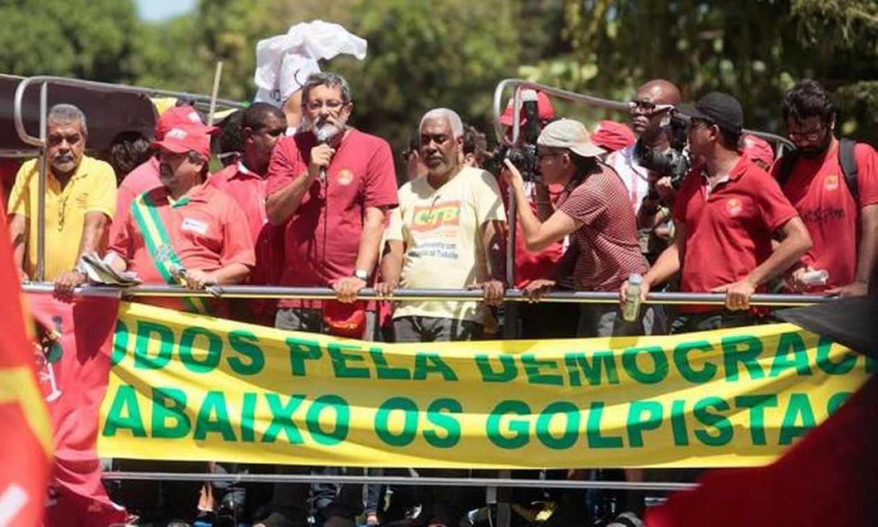 Ex-presidente da Petrobras participa de ato organizado por ...