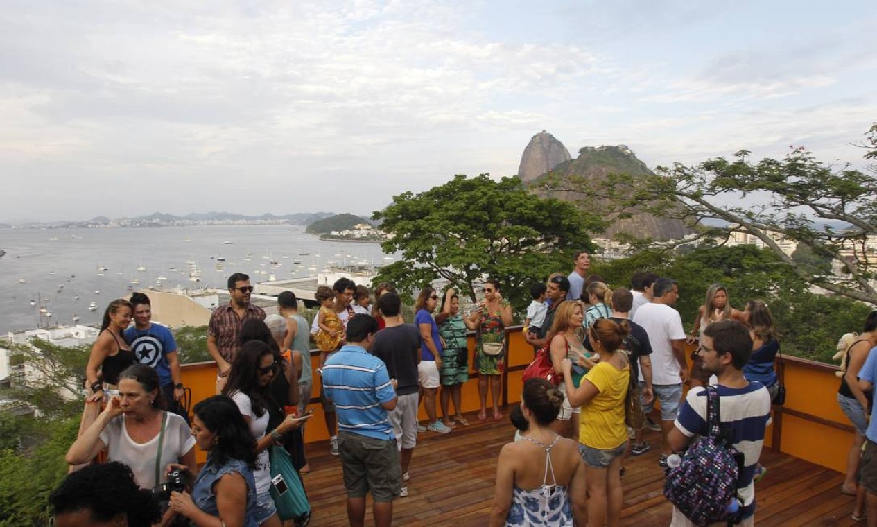 Fim de semana de diversão no Morro do Pasmado - Jornal O Globo