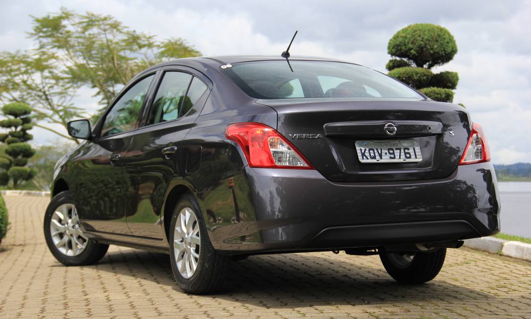 Primeiras impressões: dirigimos o Versa 2016, agora nacional e com ...