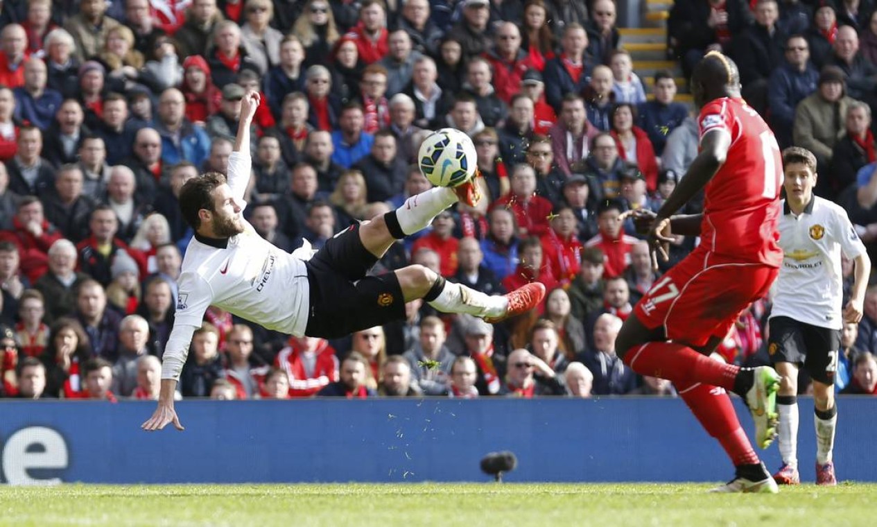 Em clássico marcado por homenagem a Pelé, Manchester United bate o ...