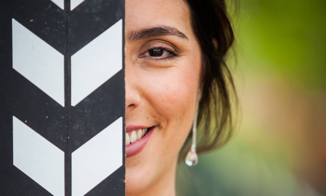 Com ‘Ponte aérea’ recém-lançado, Julia Rezende já prepara mais dois ...