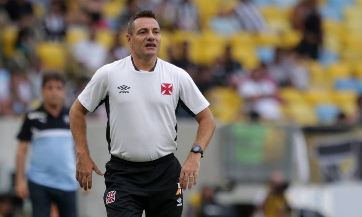 Doriva fará mudanças no Vasco para o jogo contra o Rio Branco, no Acre ...