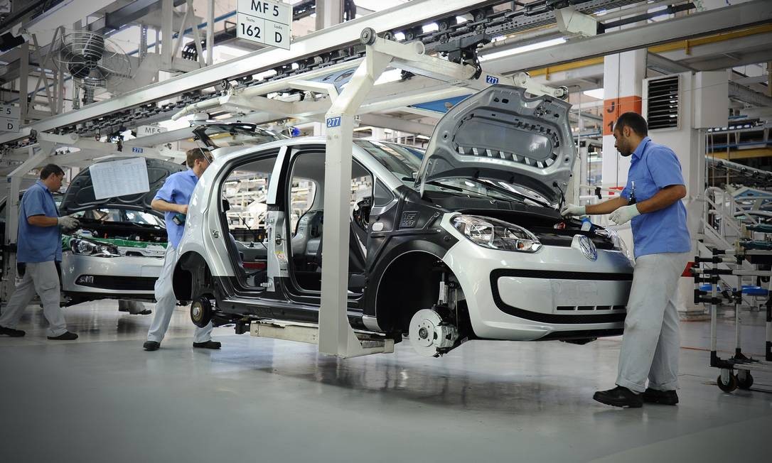 Começam hoje férias coletivas de 4.200 metalúrgicos na Volkswagen de ...