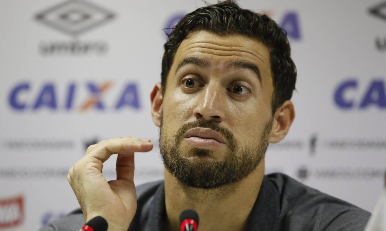 Martín Silva apoia decisão de fechar treino do Vasco: ‘Não é nada ...