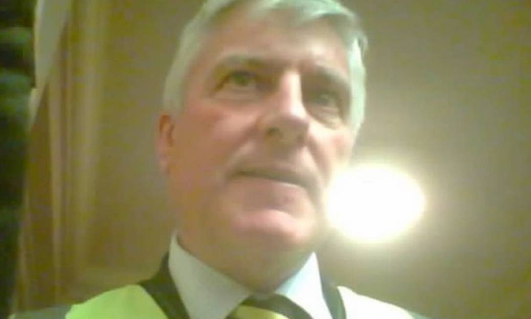 Partido de extrema-direita britânico suspende candidato por dizer que ...