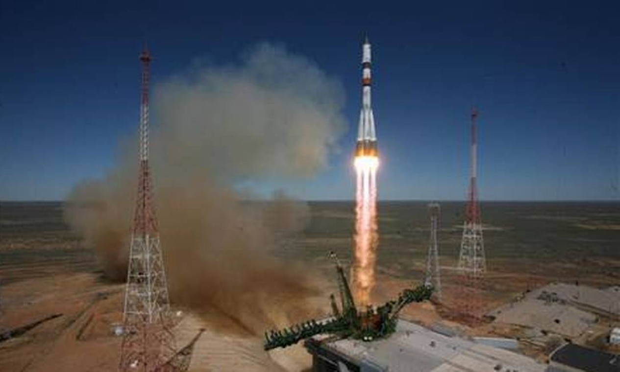 Nave espacial russa se desintegra ao reentrar na atmosfera da Terra ...