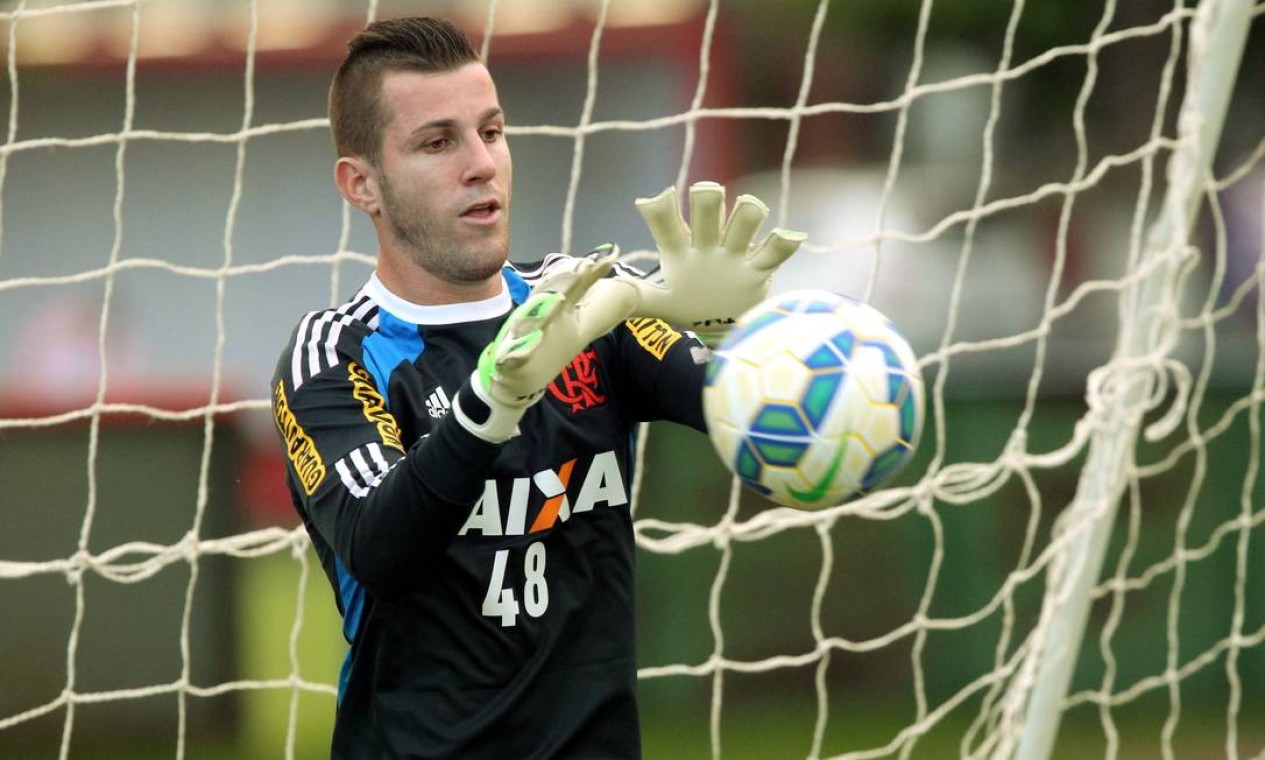 Paulo Victor sai em defesa do time do Flamengo: 'Confio no elenco ...