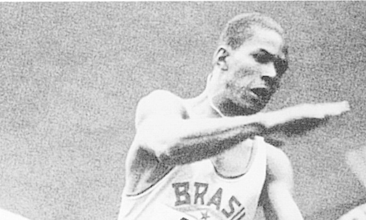 Adhemar Ferreira da Silva é bicampeão olímpico - Jornal O Globo