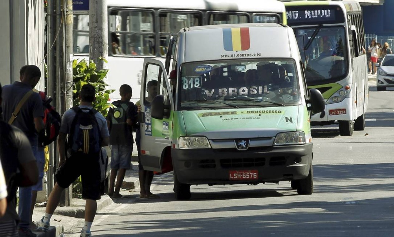Prefeitura promete reduzir em 70%, até o ano que vem, total de vans na ...