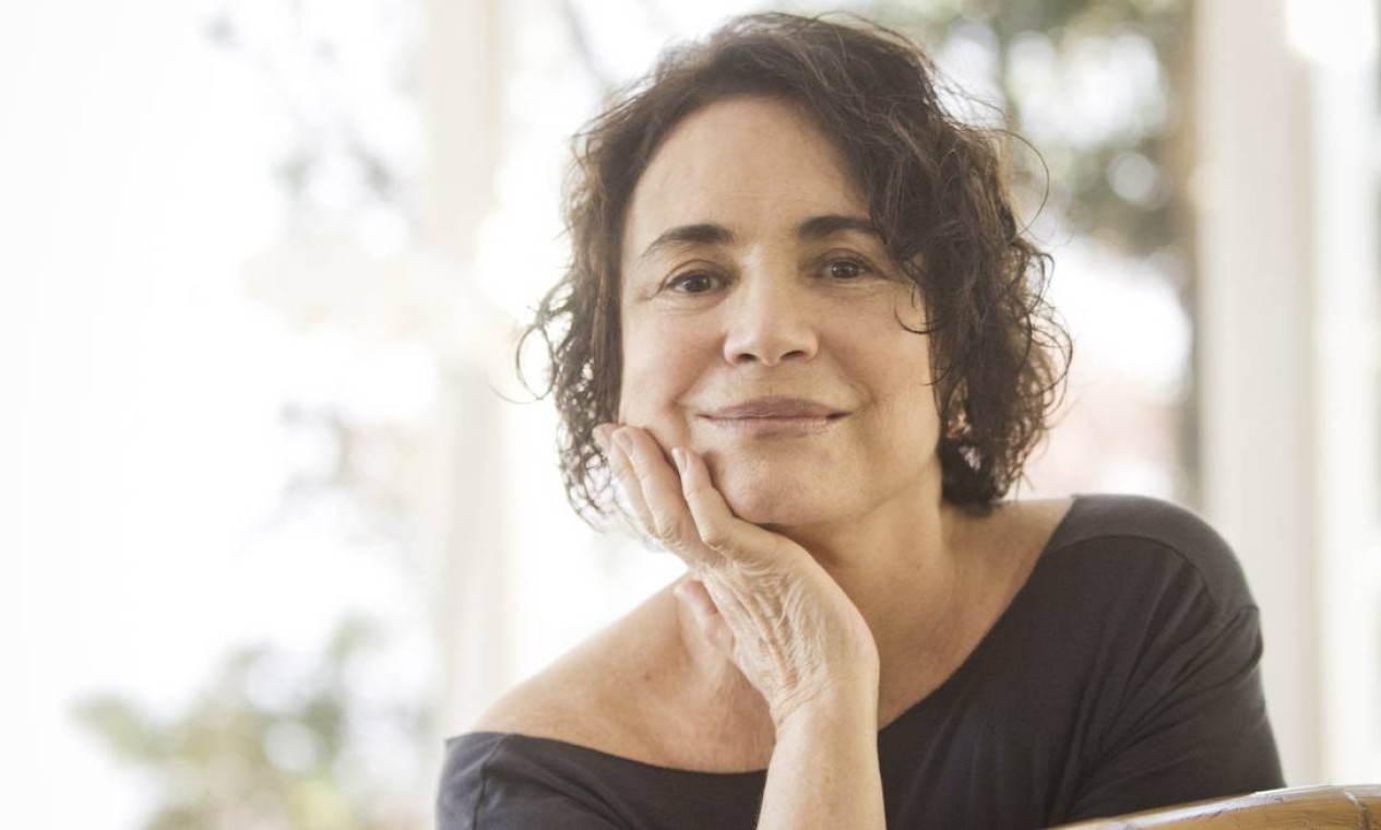 Regina Duarte completa 50 anos de TV e diz não se sentir uma estrela ...