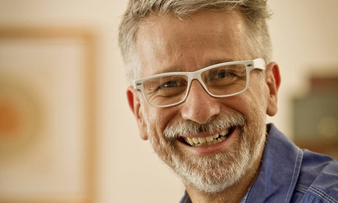 Pioneiro em 'stand up' no país, Cláudio Torres Gonzaga acumula projetos ...