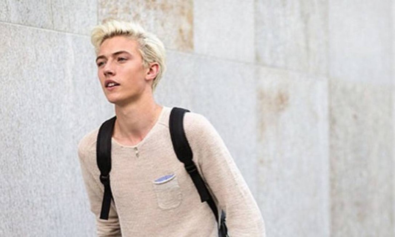Conheça Lucky Blue Smith, o modelo platinado que é febre nas redes ...
