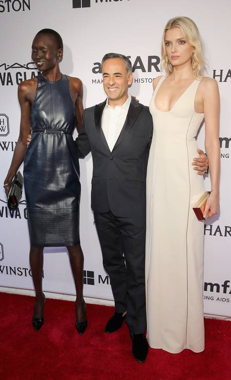 Mãe de Miley Cyrus rouba a cena no tapete vermelho da amfAR, em Nova ...