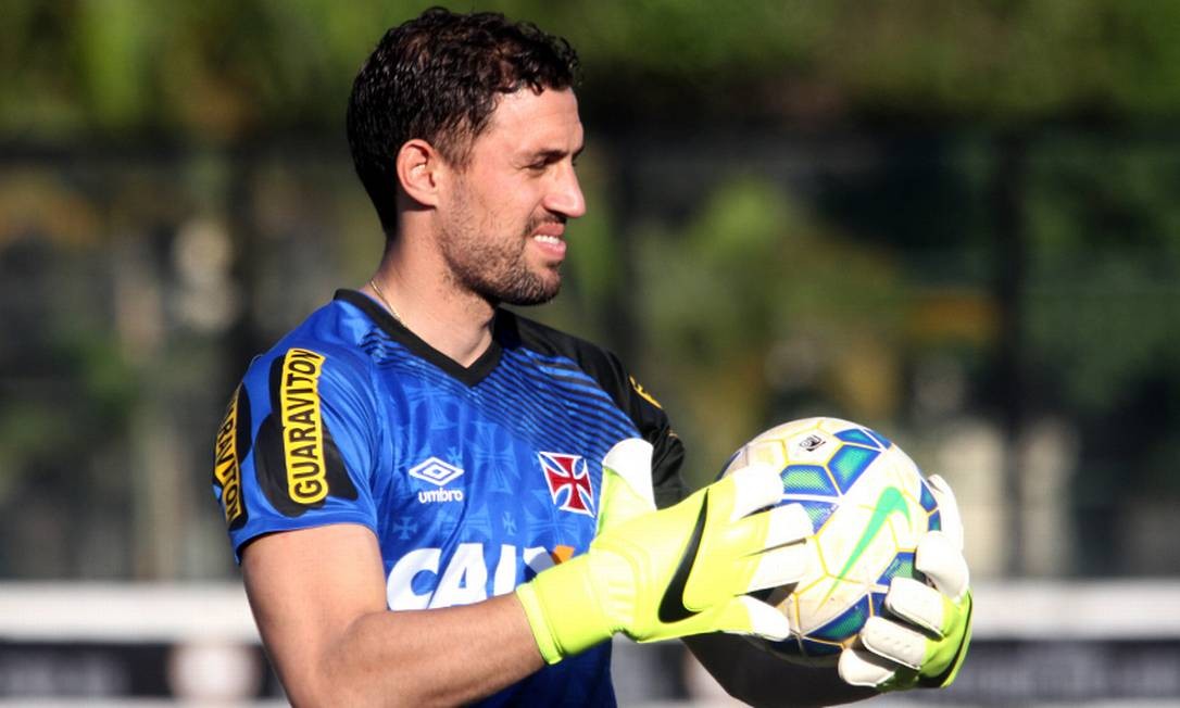 Martín Silva volta aos treinos com bola, mas segue fora no Vasco ...