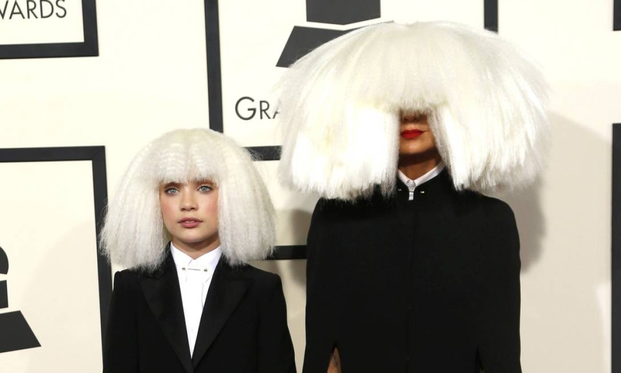 Peruca exagerada de Sia para o Grammy vira meme na web - Jornal O Globo
