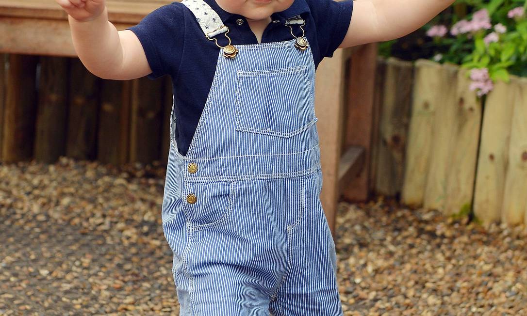 Família real divulga nova foto oficial do príncipe George - Jornal O Globo