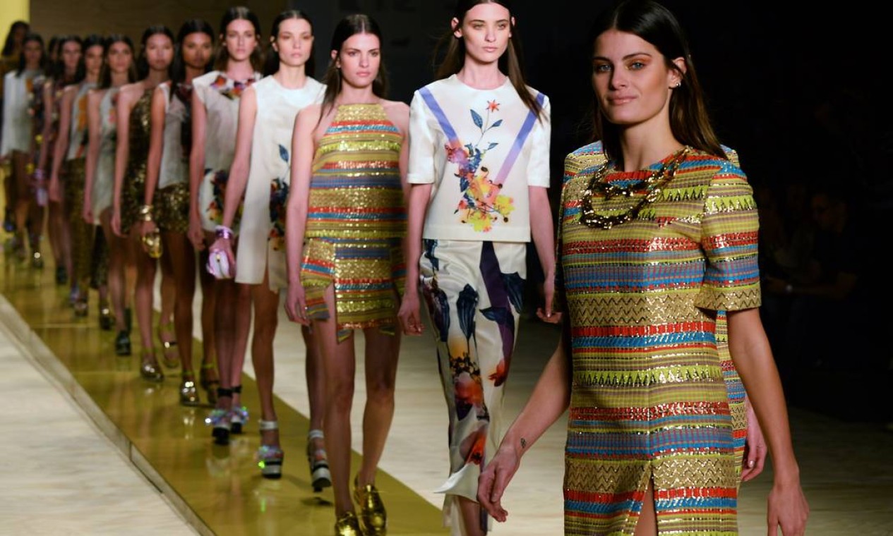 Saiba tudo sobre o segundo dia de desfiles - Jornal O Globo