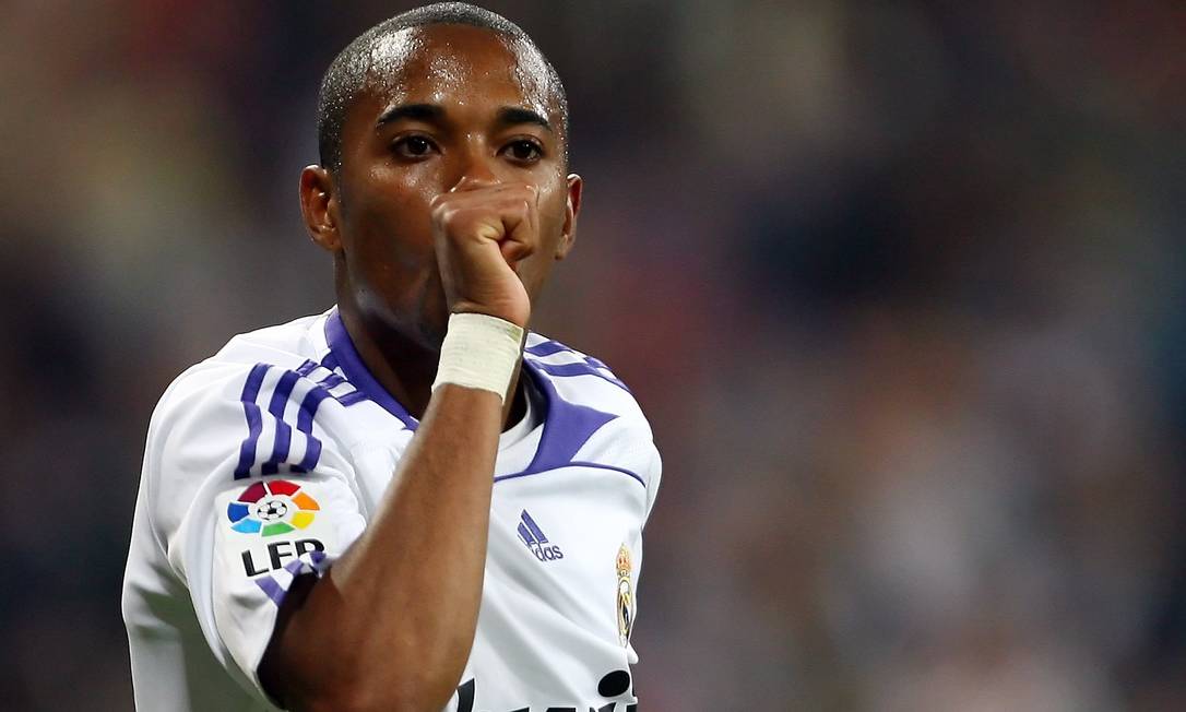 Robinho é o segundo colocado em lista de jogadores mais superestimados ...