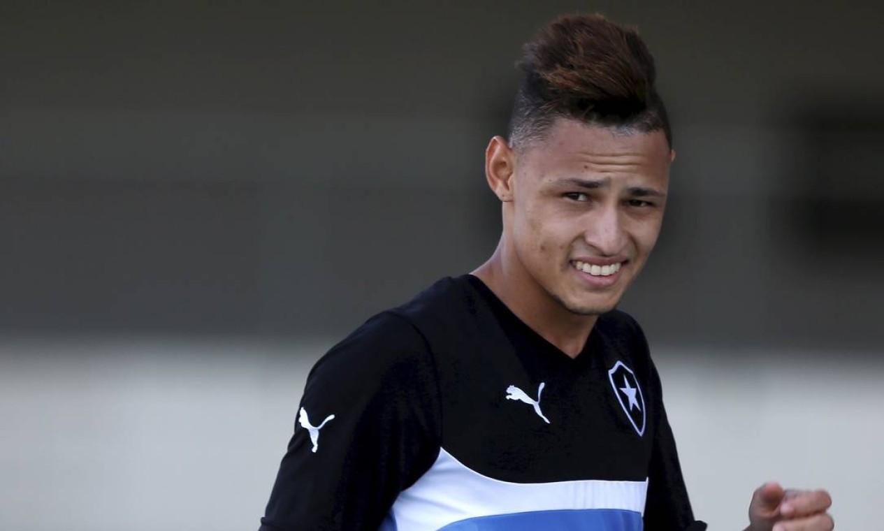 Neilton é apresentado e diz que quer ser ídolo no Botafogo - Jornal O Globo