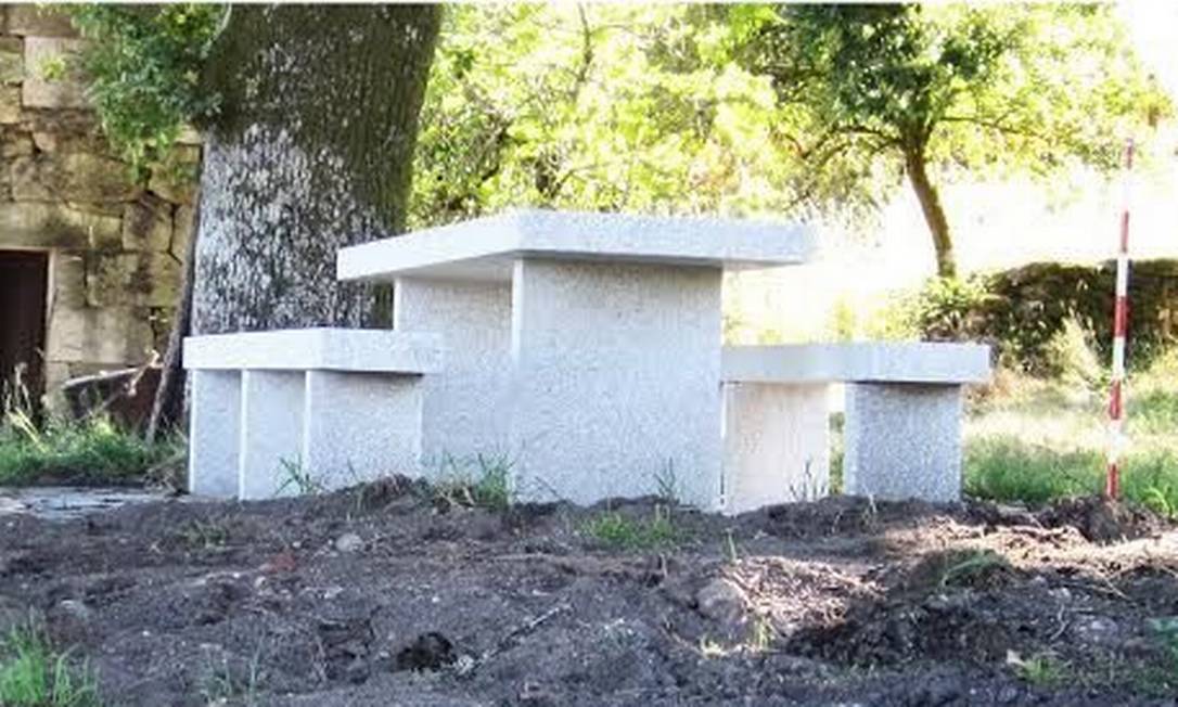 Tumba de 6 mil anos é destruída para a construção de mesa de piquenique ...