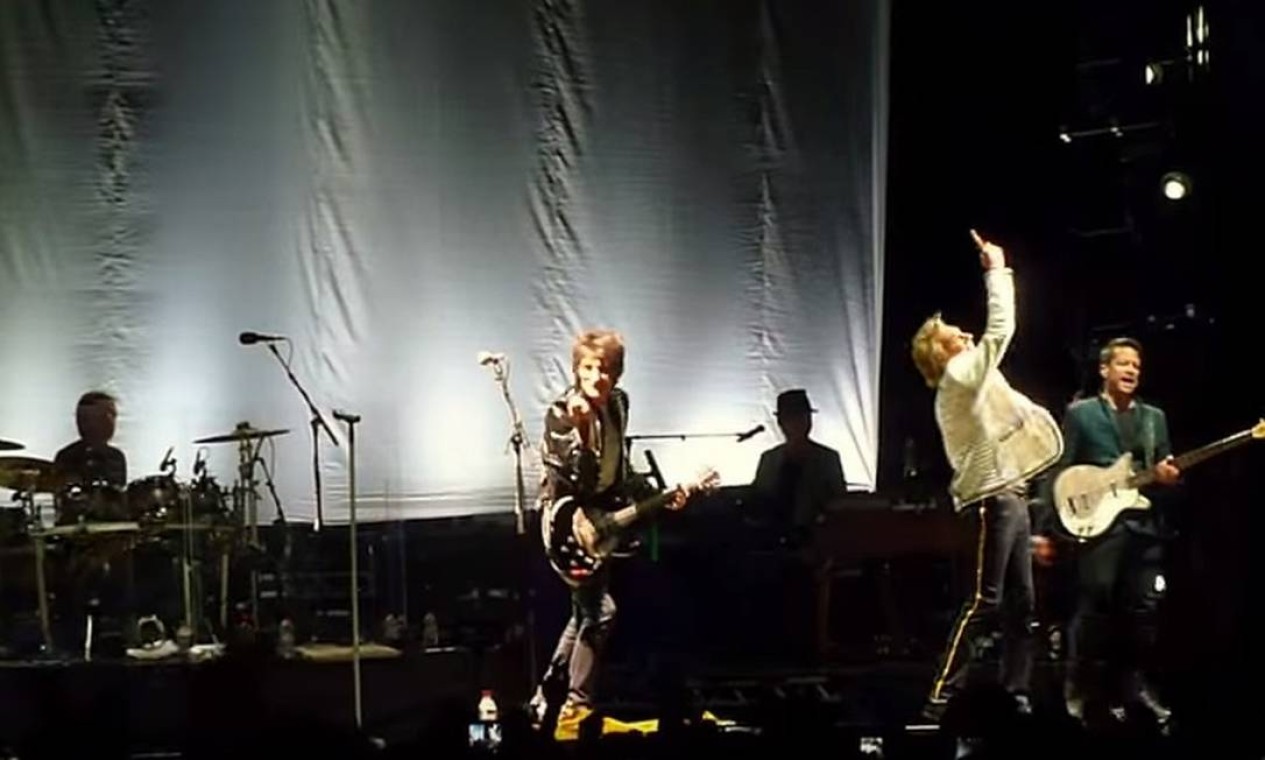 Rod Stewart canta com os Faces pela primeira vez em 40 anos - Jornal O ...