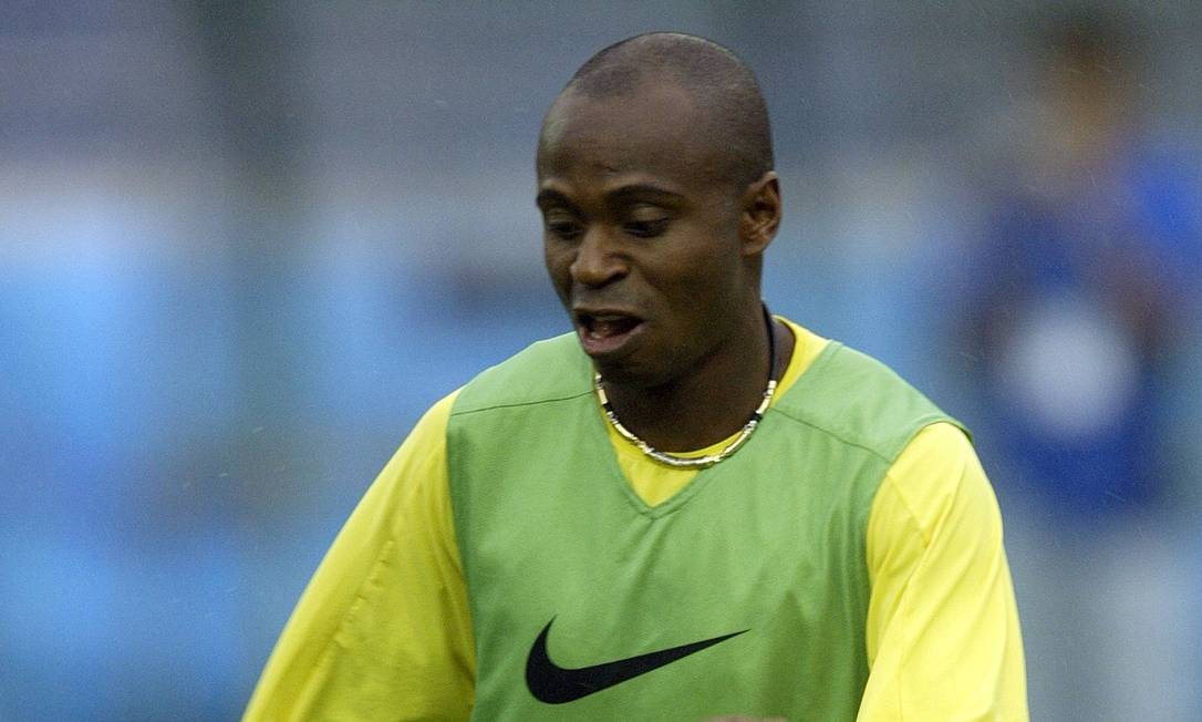 Edilson, 'Capetinha' dentro de campo e fora dele - Jornal O Globo