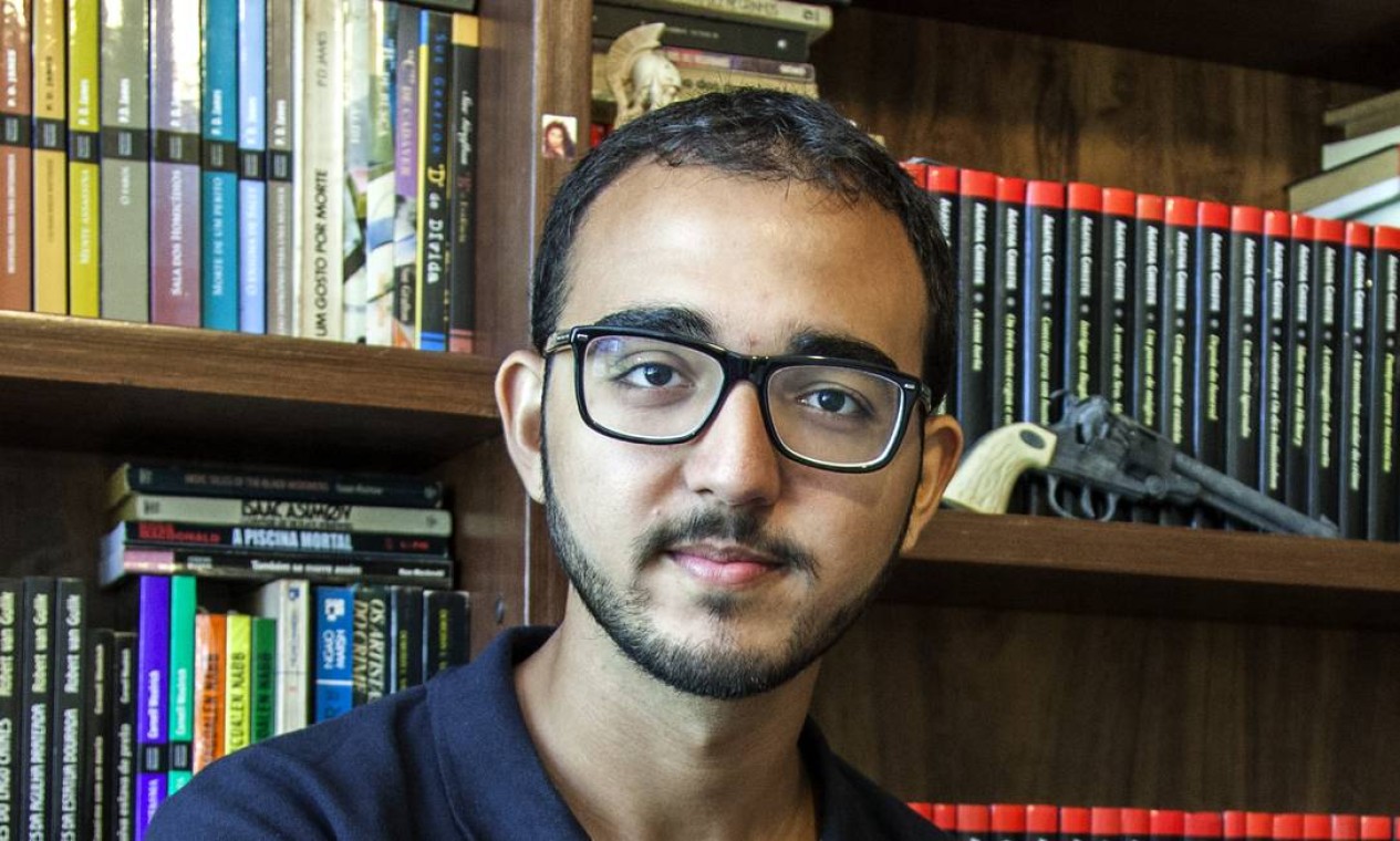 Raphael Montes mergulha no terror em 'O vilarejo' - Jornal O Globo