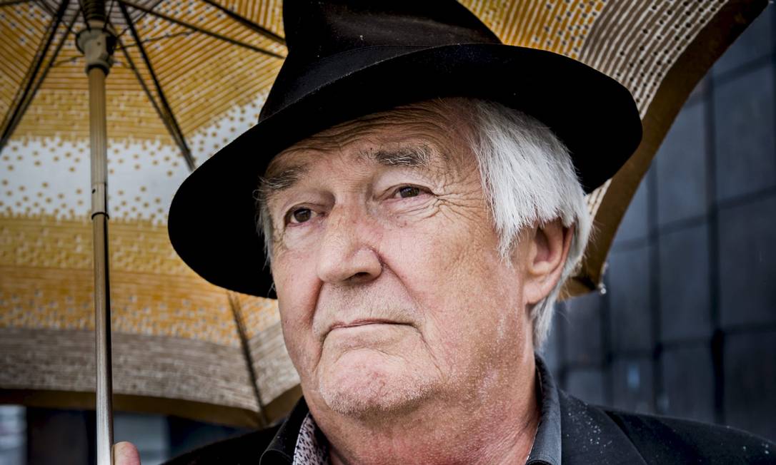 Morre o escritor sueco Henning Mankell, aos 67 anos - Jornal O Globo