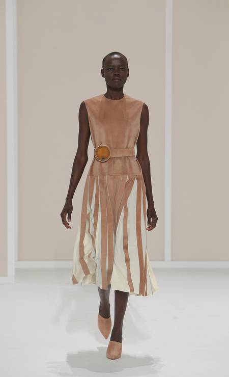 Os destaques do sétimo dia da semana de moda de Paris Verão 2016 ...